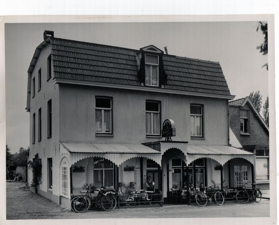 Hotel-Café ‘In de Locomotief’ oftewel de Pier