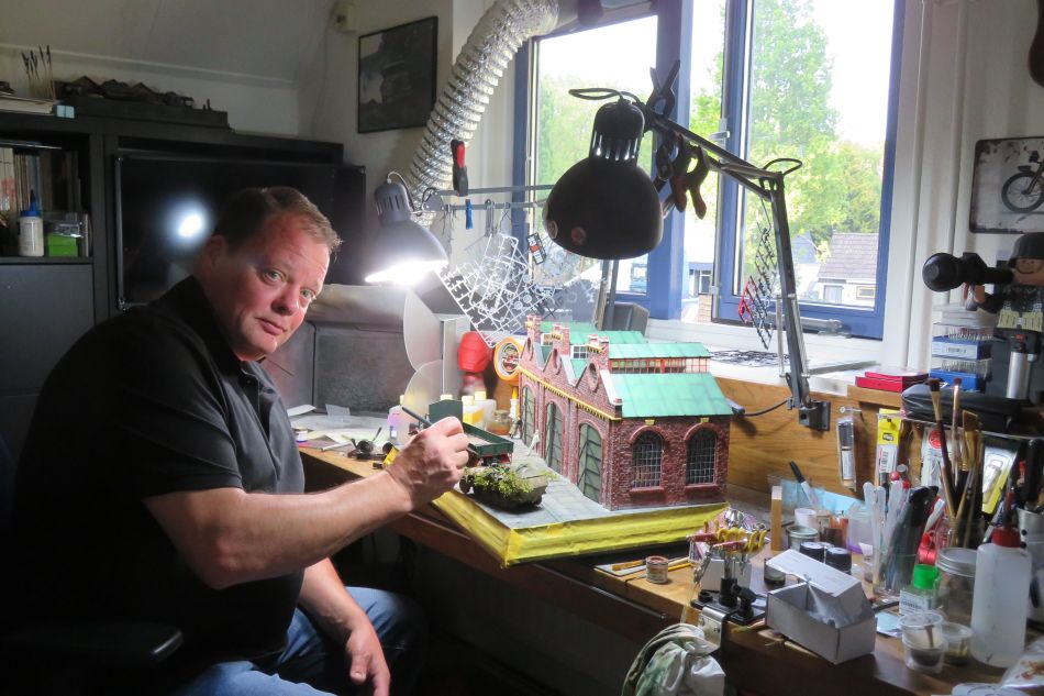 Modelbouwen, dagelijkse passie van Eric Jacobs